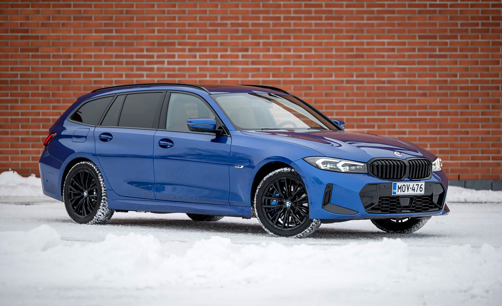 Koeajo: BMW 330e xDrive Touring – hieno nelivetoinen lataushybridi ...