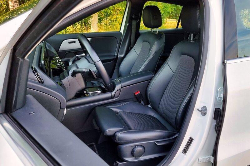 Koeajossa Mercedes-Benz GLA - monta autoa samassa paketissa | Autotalli.com